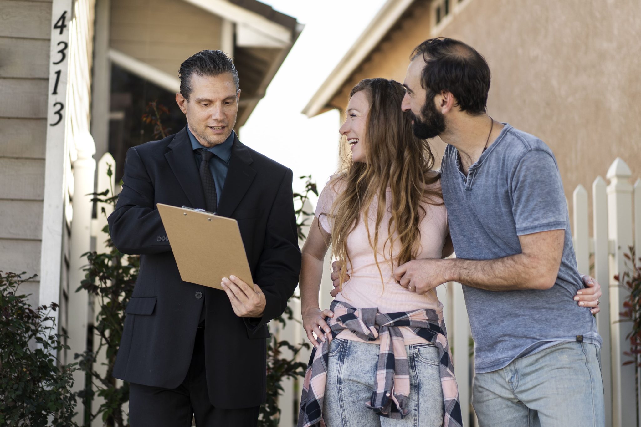Can Your HOA Fine You? Washington HOA Powers Explained Under RCW 64.38